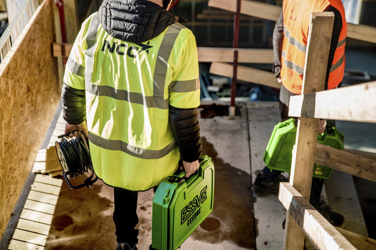 Stiprinājumu un pakalpojumu piedāvājums masīvkokam|ESSVE